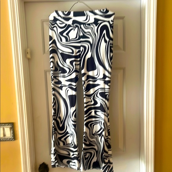 Pants & Jumpsuits | Stylish Black And White Swirl Pants | Poshmark